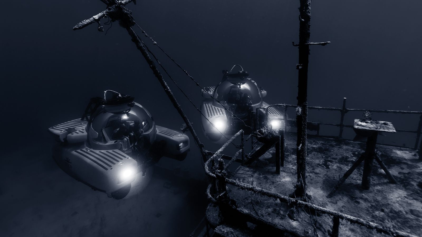 Taking a test dive in the Triton 3300/3 submarine
